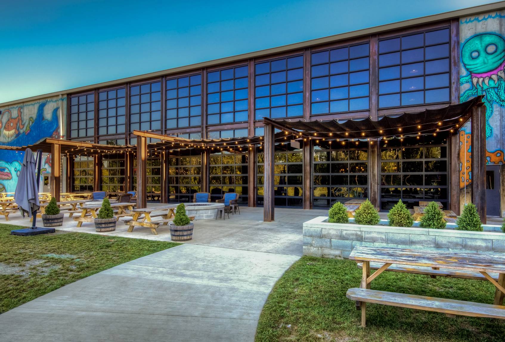 Model 3295 | Full-view aluminum | C.H.I. Overhead Doors