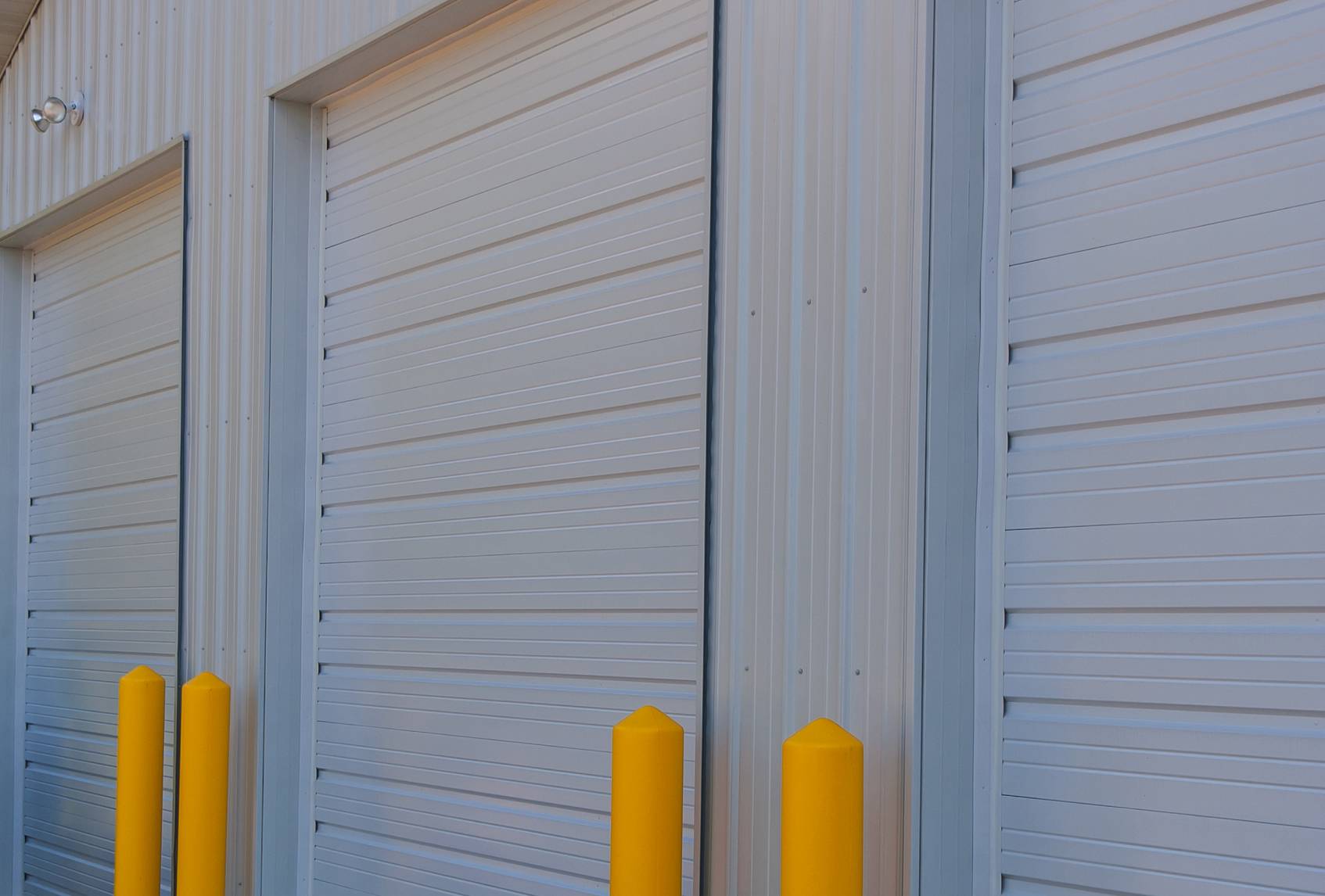 Model 3240 | Ribbed steel | C.H.I. Overhead Doors