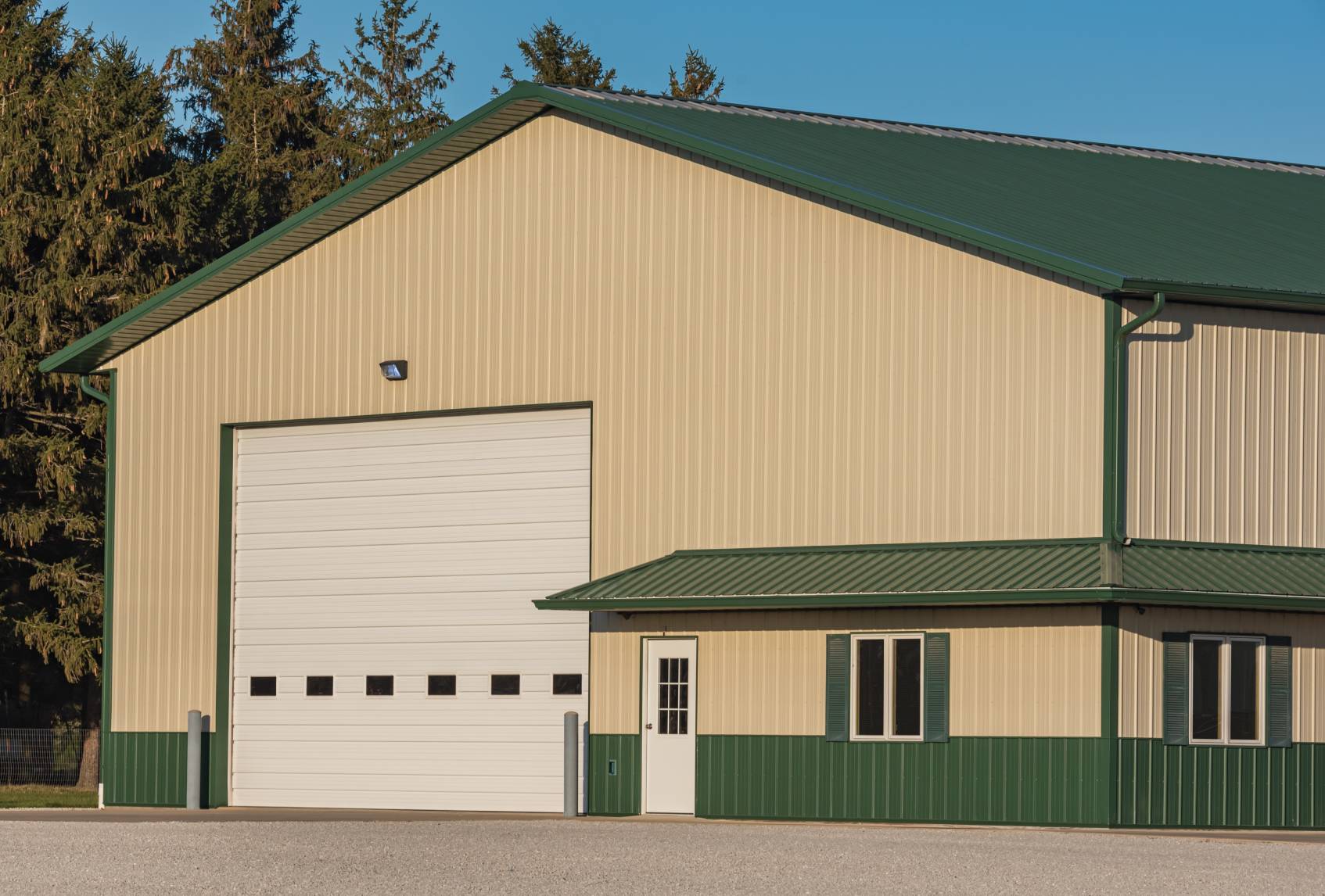 Model 3240 | Ribbed steel | C.H.I. Overhead Doors