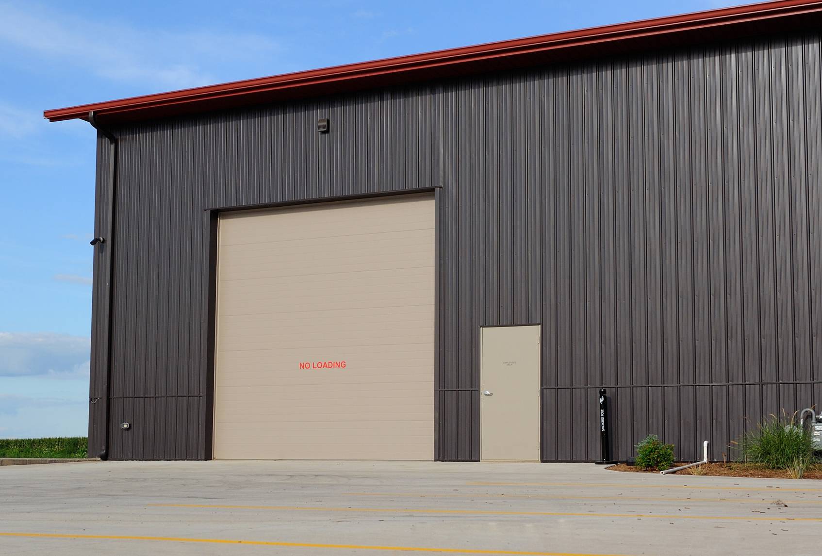 Garage bay doors | Insulated sandwich | C.H.I. Overhead Doors