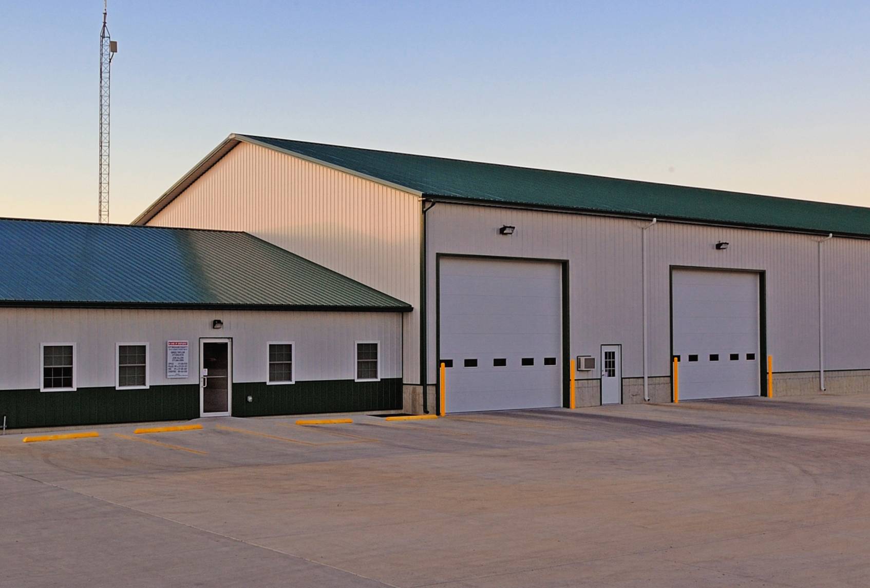 Garage bay doors | Insulated sandwich | C.H.I. Overhead Doors