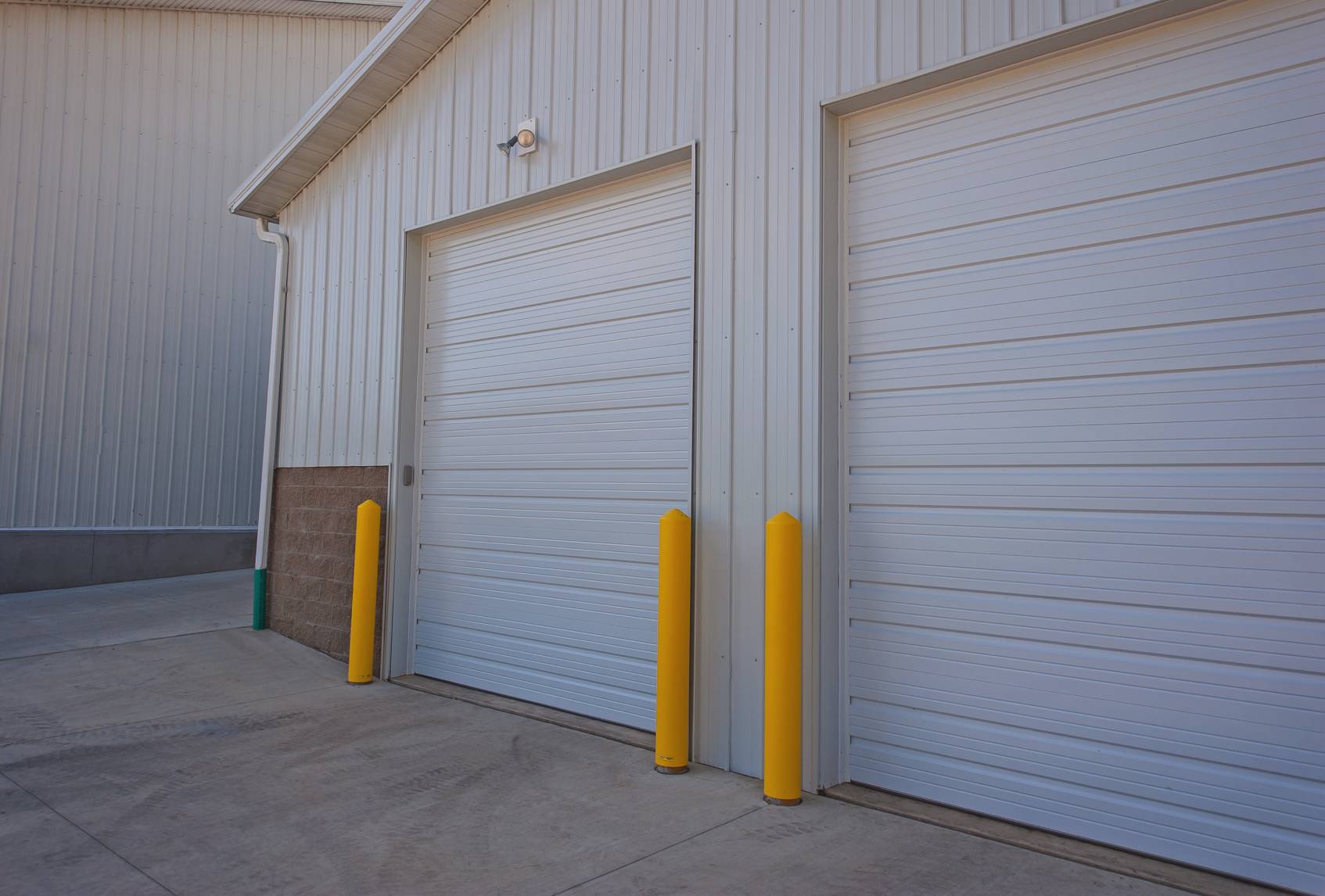 Steel garage doors | Ribbed steel | C.H.I. Overhead Doors