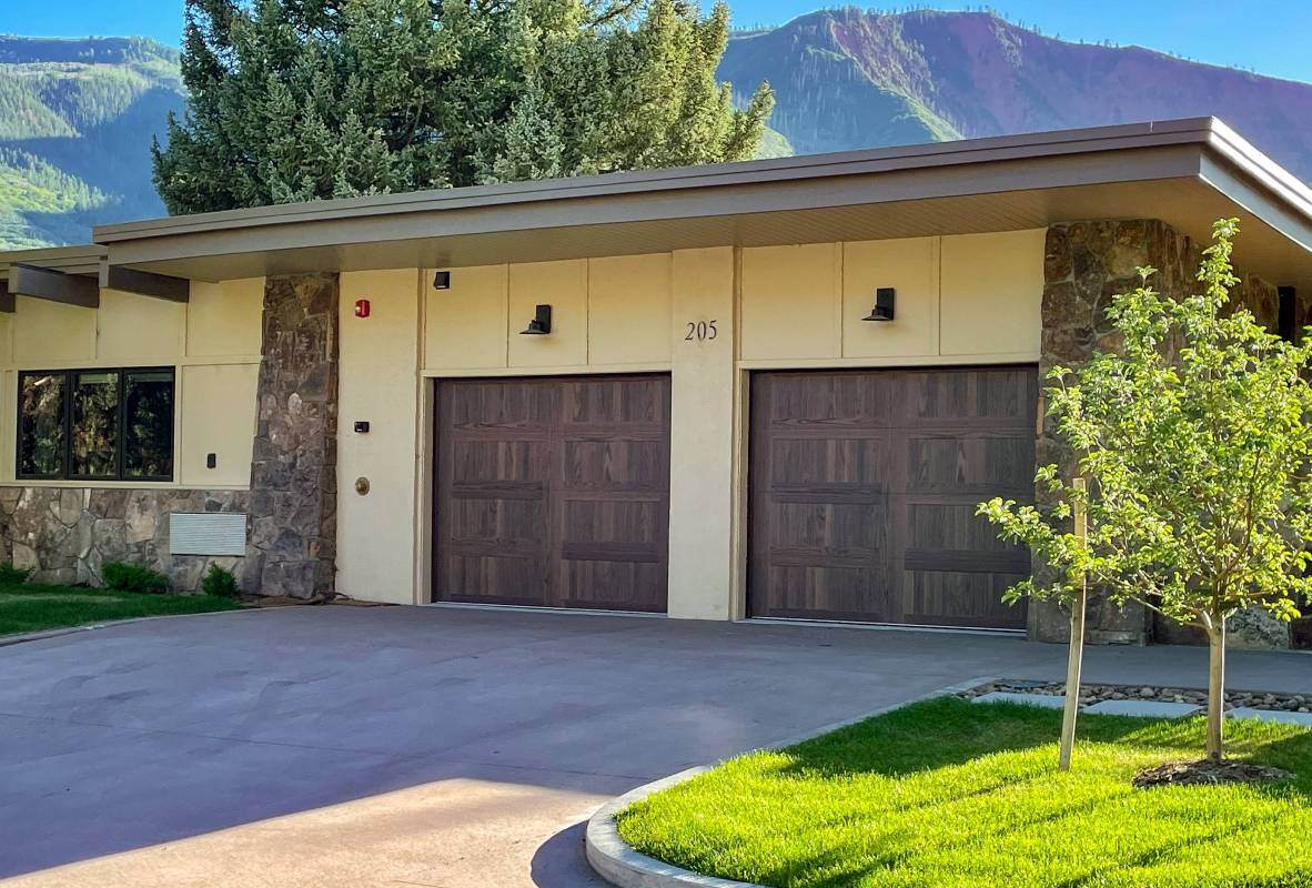 Ranch style garage doors | C.H.I. Garage Doors