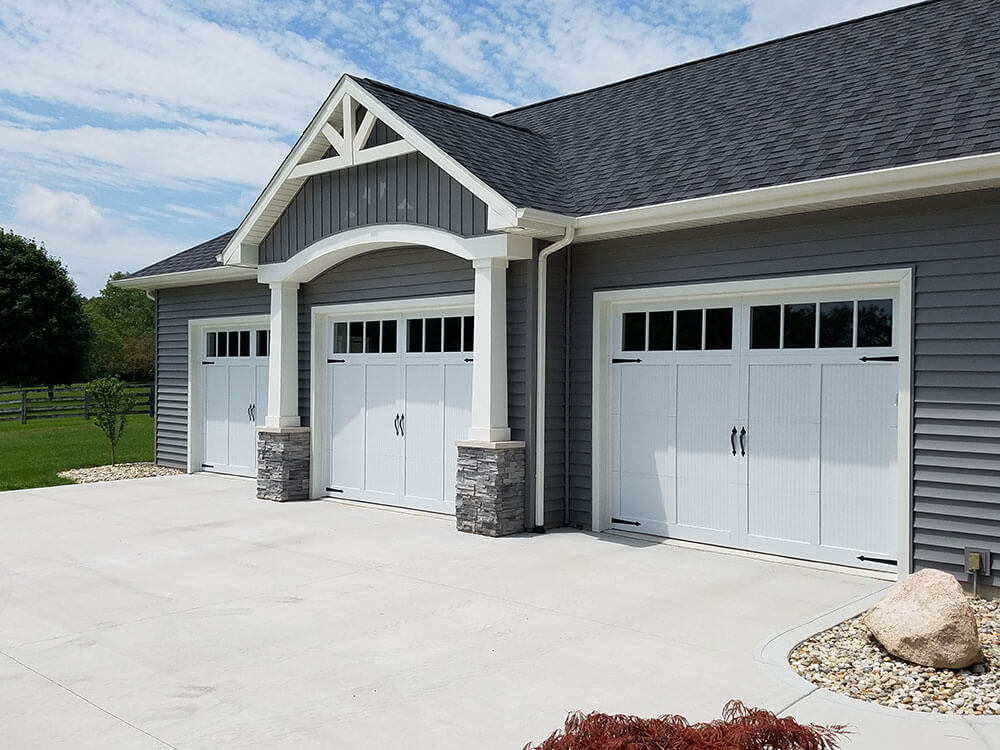 Overlay Carriage House 5800 by C.H.I. Overhead Doors